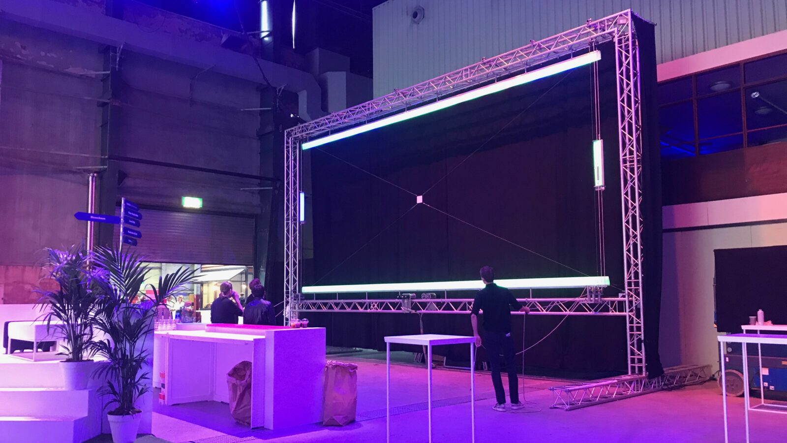 Next level interactie: online én hybride realtime XL Pong spelen