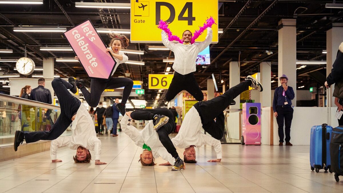 Sign Jugglers zorgen voor volle bak aandacht op jouw signing